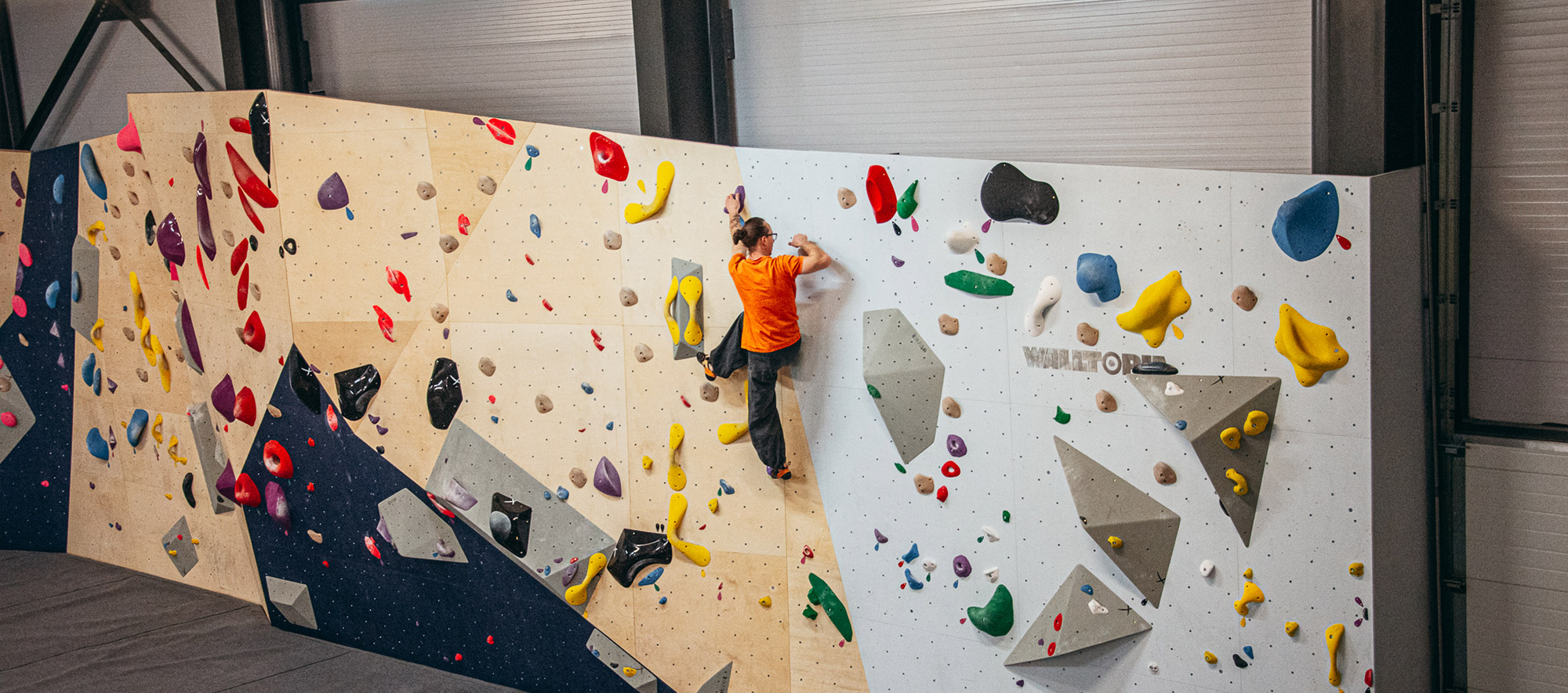Une salle d'escalade de blocs et de voies | The Roof Vercors